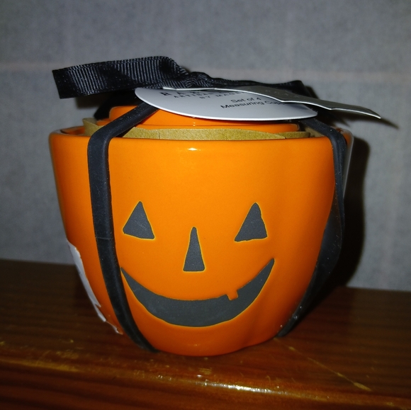 Rae Dunn | Holiday | Rae Dunn Pumpkin Measuring Cups | Poshmark